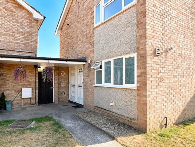2 Bedroom Apartment To Rent In Tavistock Walk, Aylesbury, HP20