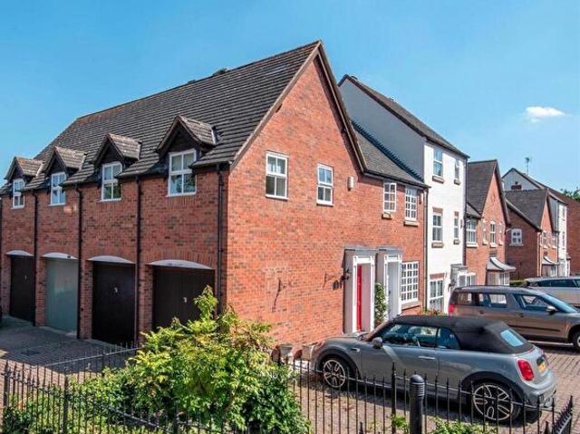 2 Bedroom Apartment To Rent In The Croft, Henley In Arden, Warwickshire, B95