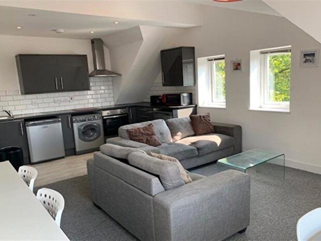 2 Bedroom Apartment To Rent In The Pavilion, Russell Road, NG7