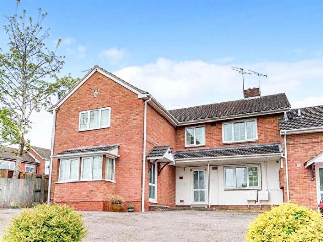 2 Bedroom Apartment To Rent In The Ridgeway, Warwick, CV34