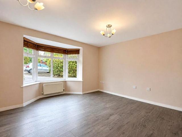 2 Bedroom Apartment To Rent In Thorpe Court, Olton, Solihull, West Midlands, B91