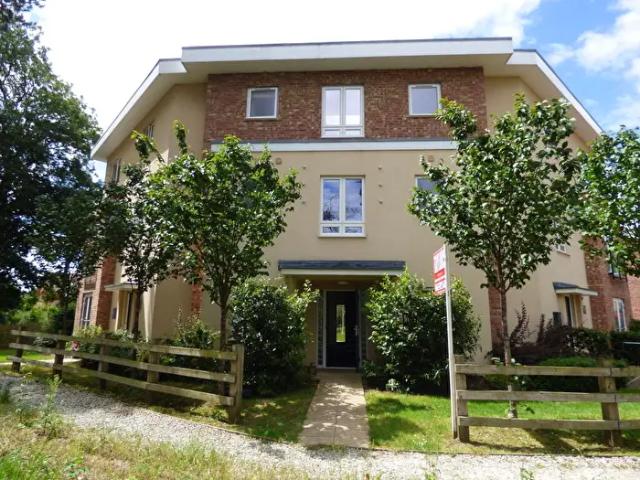 2 Bedroom Apartment To Rent In Tiltman Lane, Bletchley, MK3