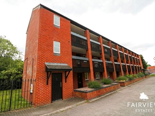 2 Bedroom Apartment To Rent In Yew Tree Avenue, Nottingham, NG5