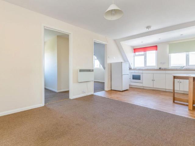 2 bedroom apartment to rent Lower Station Road, Billingshurst, West Sussex, RH14