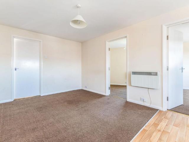 2 bedroom apartment to rent Lower Station Road, Billingshurst, West Sussex, RH14