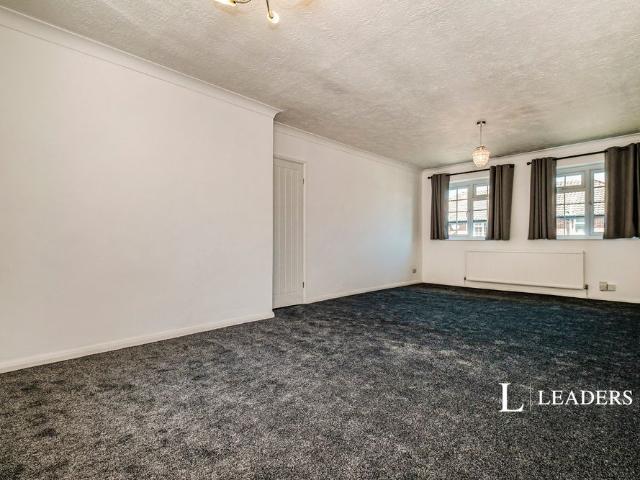2 bedroom apartment to rent Loxley Gardens, Bulkington Avenue, Worthing, West Sussex, BN14