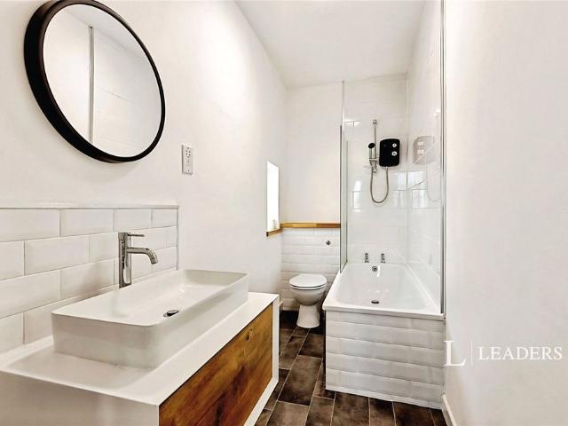 2 bedroom apartment to rent Lansdown Crescent, Cheltenham, Gloucestershire, GL50