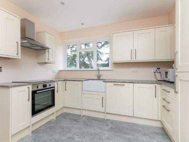 2 bedroom apartment to rent Lindfield Gardens, Guildford, GU1