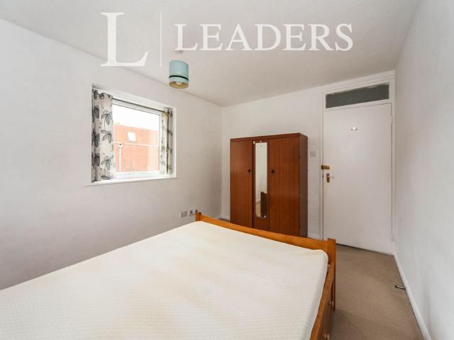 2 bedroom apartment to rent Moulton Court, Moulton Rise, Luton, LU2
