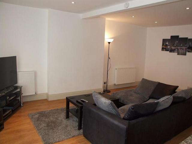 2 bedroom apartment to rent Market Place, Faringdon, SN7