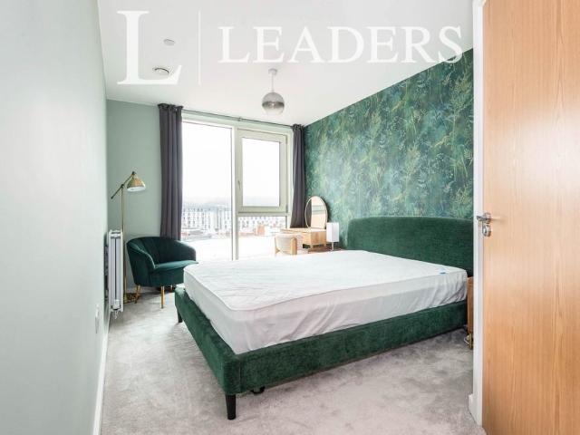 2 bedroom apartment to rent Marketfield Way, Redhill, RH1