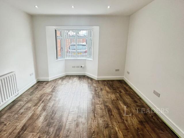 2 bedroom apartment to rent Medina Road, Luton, Bedfordshire, LU4