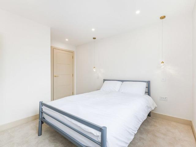 2 bedroom apartment to rent Mulgrave Road, Sutton, SM2