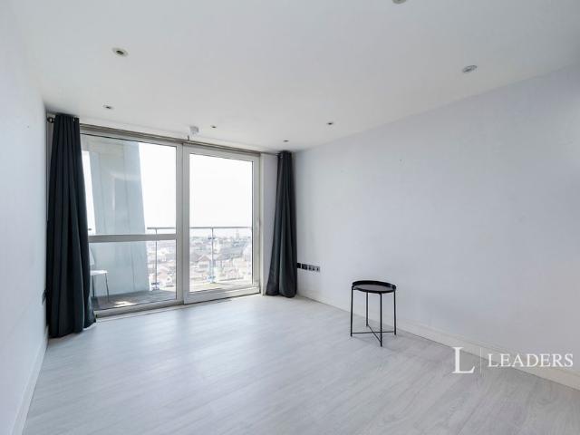 2 bedroom apartment to rent No 1 Building, Gunwharf Quays, Portsmouth, PO1
