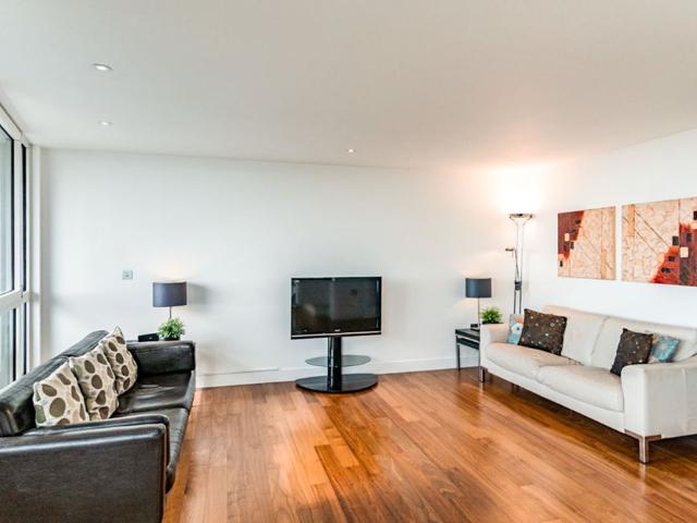 2 bedroom apartment to rent No 1 Building, Gunwharf Quays, Portsmouth, PO1