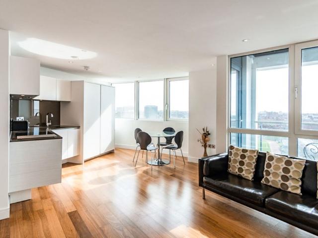 2 bedroom apartment to rent No 1 Building, Gunwharf Quays, Portsmouth, PO1