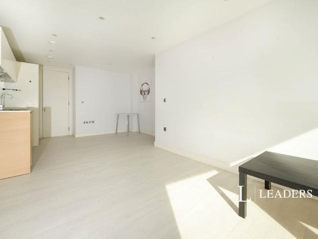 2 bedroom apartment to rent No 1 Building, Gunwharf Quays, Portsmouth, PO1