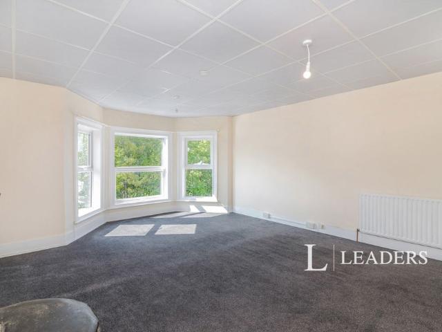 2 bedroom apartment to rent North Parade, Lowestoft, Suffolk, NR32