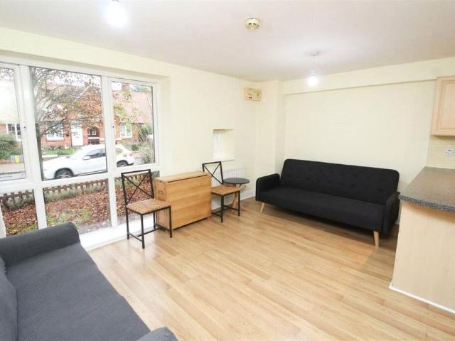 2 bedroom apartment to rent Shenley Road, Loughton, Milton Keynes, Buckinghamshire, MK5