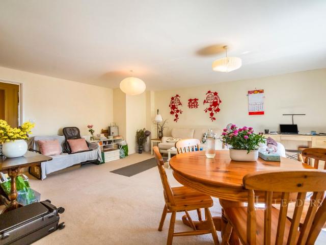 2 bedroom apartment to rent Shipbourne Road, Tonbridge, Kent, TN10