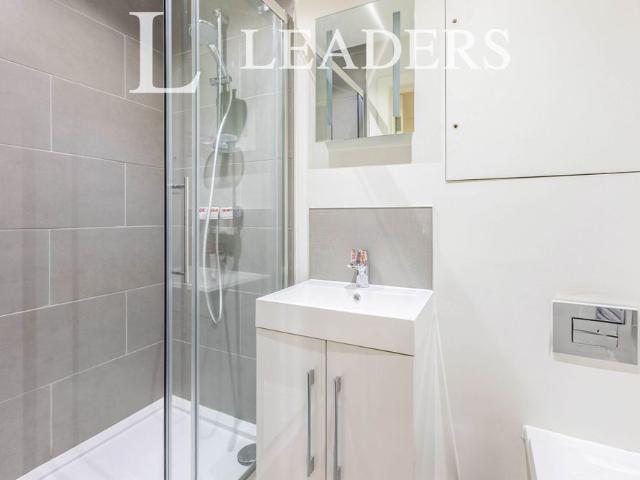 2 bedroom apartment to rent St. Johns Hill, Sevenoaks, TN13