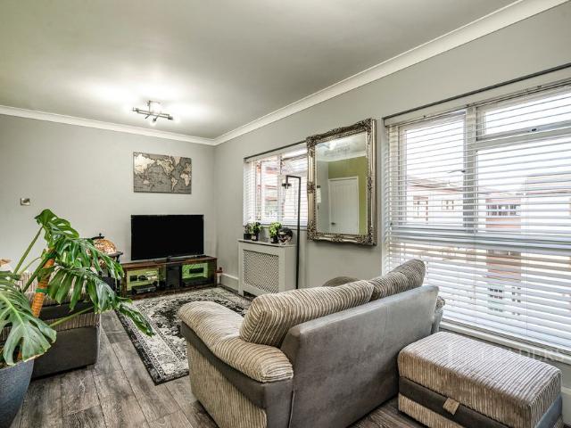 2 bedroom apartment to rent St. James Close, Norwich, Norfolk, NR3