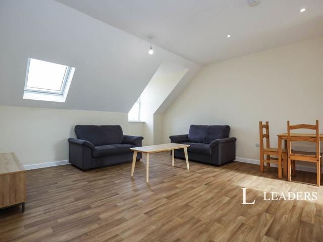 2 bedroom apartment to rent St. Peters Gardens, Marefair, Northampton, Northamptonshire, NN1