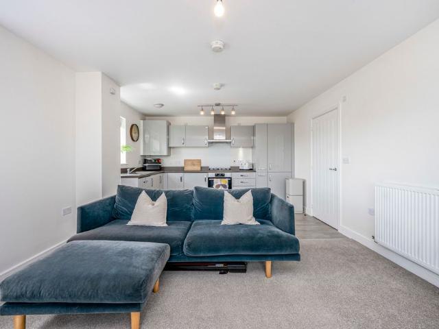 2 bedroom apartment to rent St. Vincent Avenue, Newton Leys, Bletchley, Milton Keynes, MK3