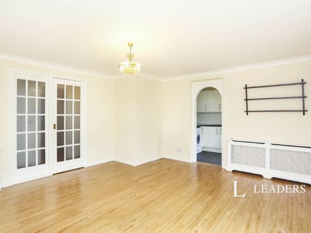 2 bedroom apartment to rent Stamford Drive, Bromley, BR2