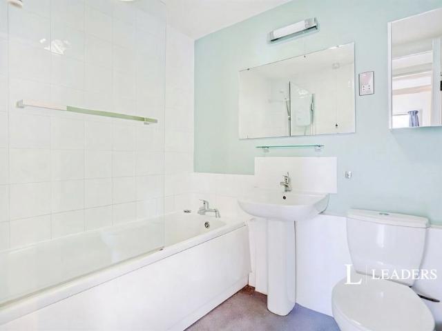 2 bedroom apartment to rent Sussex Court, Eaton Road, Hove, BN3