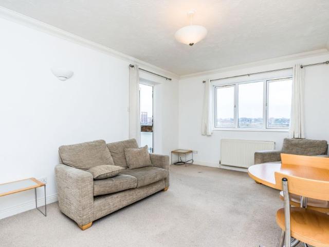 2 bedroom apartment to rent Pacific Close, Southampton, SO14