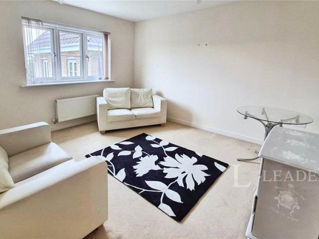 2 bedroom apartment to rent Park Cottage Drive, Fareham, Hampshire, PO15