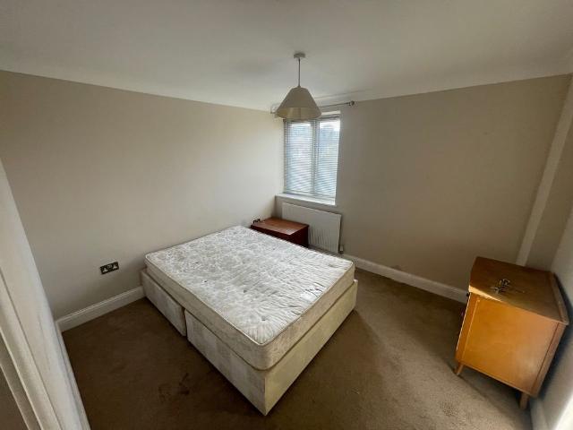 2 bedroom apartment to rent Park Street, Luton, Bedfordshire, LU1