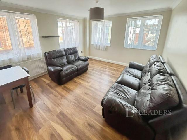 2 bedroom apartment to rent Park Street, Luton, Bedfordshire, LU1