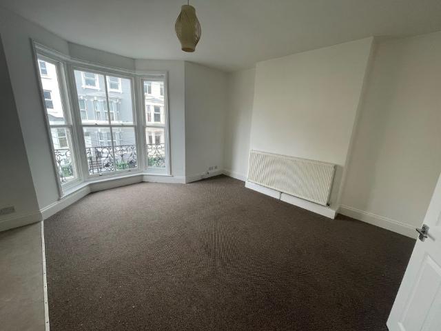 2 bedroom apartment to rent Pevensey Road, Eastbourne, BN21