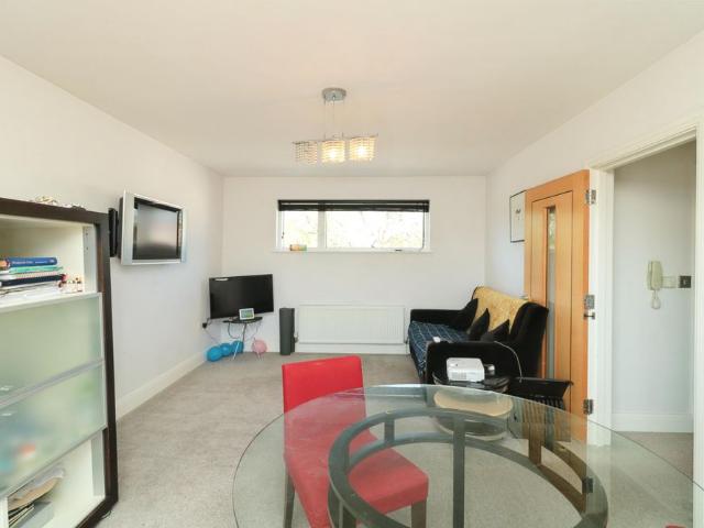 2 bedroom apartment to rent Queen Ediths Way, Cambridge, CB1