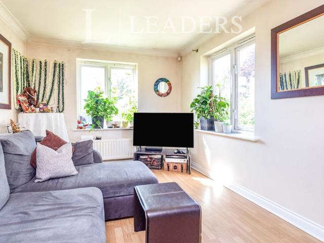 2 bedroom apartment to rent Royal Earlswood Park, Redhill, RH1