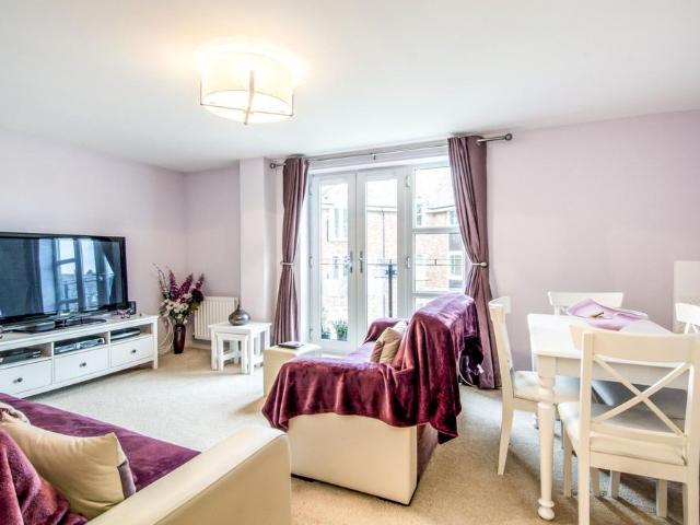 2 bedroom apartment to rent River View, Shefford, Bedfordshire, SG17