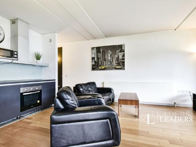 2 bedroom apartment to rent Woodfield Road, Altrincham, Greater Manchester, WA14