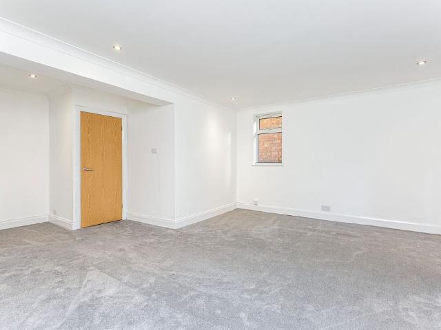2 bedroom apartment to rent Waverley Grove, Southsea, Hampshire, PO4