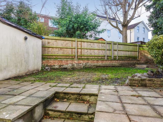 2 bedroom apartment to rent Waverley Grove, Southsea, Hampshire, PO4