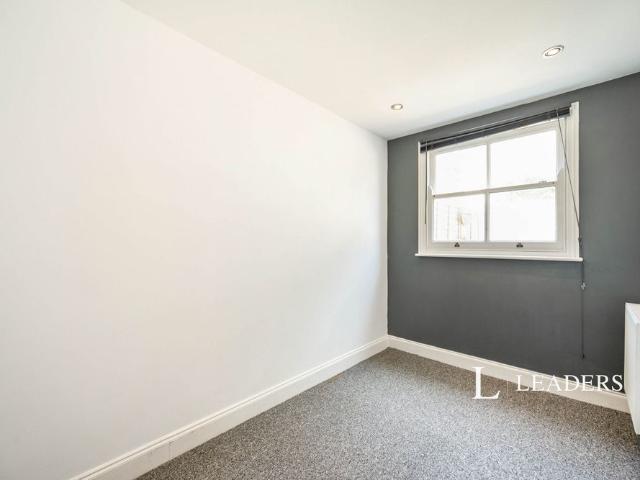 2 bedroom apartment to rent Waverley Road, Southsea, PO5