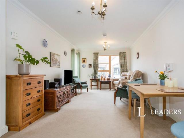 2 bedroom apartment to rent Wellbrook Way, Girton, Cambridge, Cambridgeshire, CB3