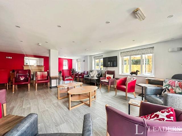 2 bedroom apartment to rent White Hart Lane, Romford, RM7