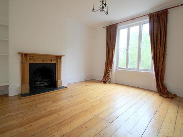 2 bedroom apartment to rent Wray Park Road, Reigate, RH2
