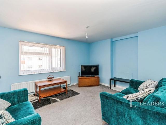 2 bedroom apartment to rent Totland Close, Southampton, Hampshire, SO16