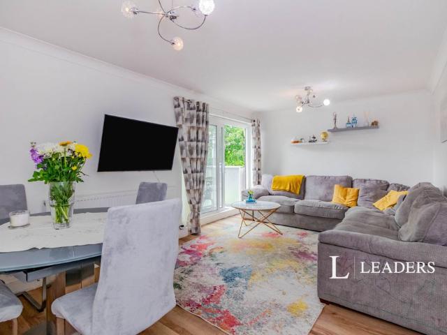 2 bedroom apartment to rent Toll Bar Court, Basinghall Gardens, Sutton, SM2
