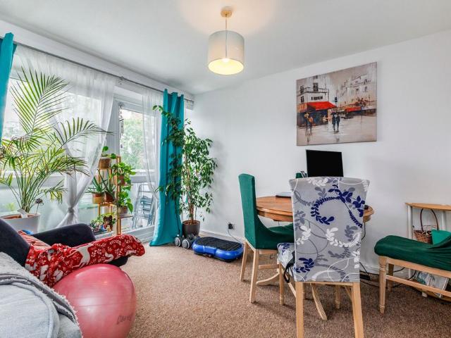 2 bedroom apartment to rent Tollbar Court, Sutton, SM2