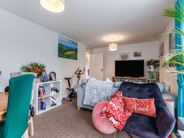2 bedroom apartment to rent Tollbar Court, Sutton, SM2