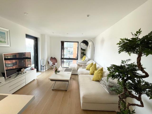 2 bedroom apartment to rent The Hawkins Tower, Admirals Quay, Ocean Way, Southampton, SO14